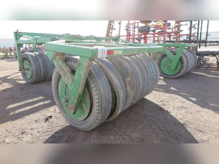 32' Hydraulic Fold Rubber Tire Roller - Armstrong Western LLC