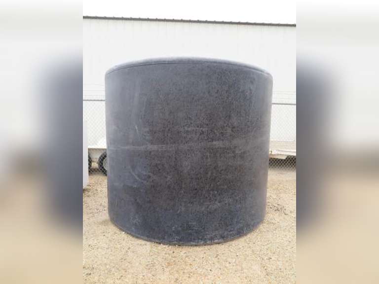 2,500 Gallon Poly Tank - Armstrong Western LLC