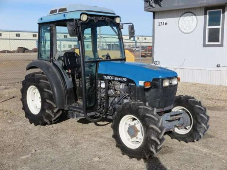 New Holland TN90F Supersteer • MFWD 91HP Tractor - Armstrong Western LLC