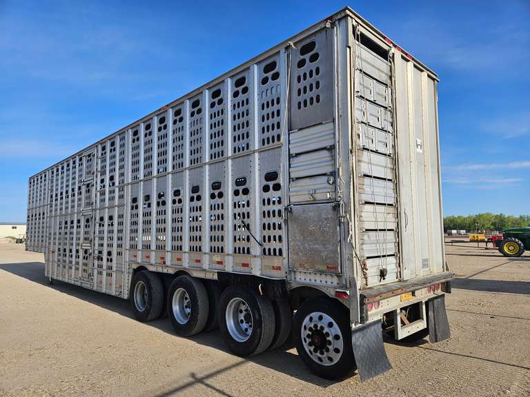 2000 Barrett 53’ Aluminum Livestock Trailer - Armstrong Western LLC