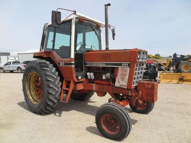 1977 International 886 • 78HP Diesel Tractor - Armstrong Western LLC