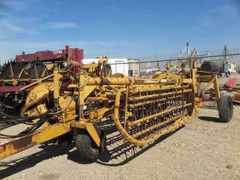 Vermeer R23 Twin Rake - Armstrong Western LLC