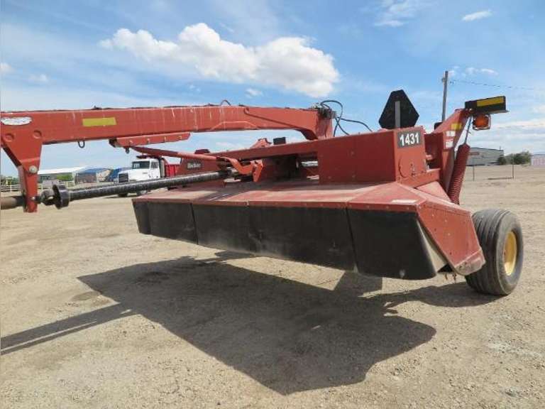 New Holland 1431 Discbine • 13' Pull-Type Rotary Windrower - Armstrong ...