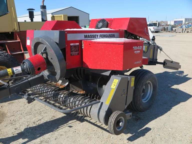 Massey Ferguson 1842 Class 2 • 16" x 18" Inline Hay Baler - Armstrong ...