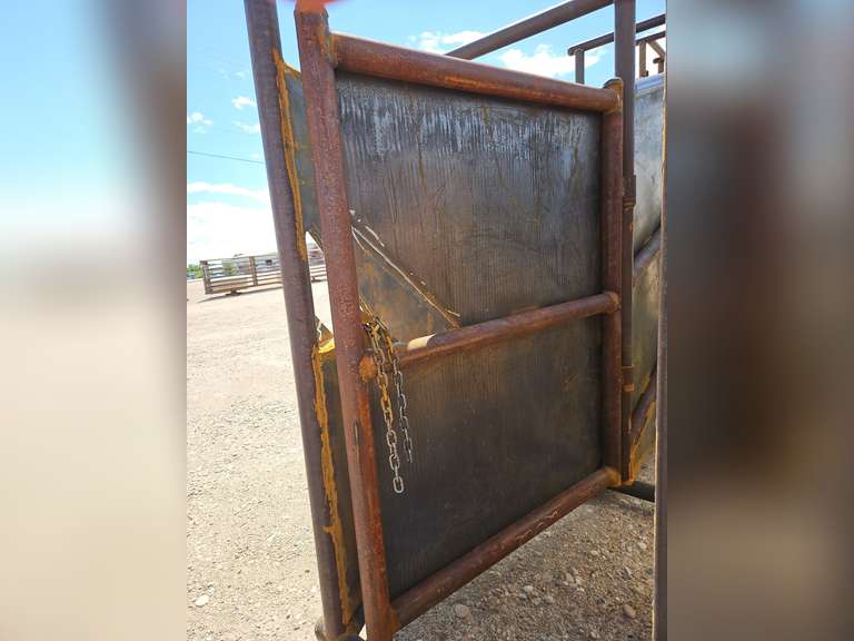 Double Cattle Loading Chute - Armstrong Western LLC