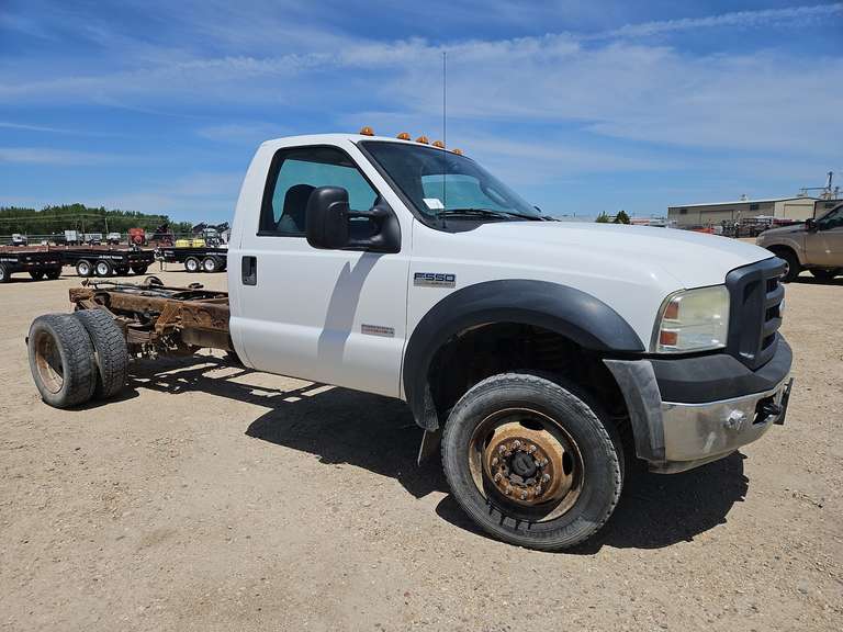 2007 Ford F-550 4x4 Dually Cab & Chassis - Armstrong Western LLC