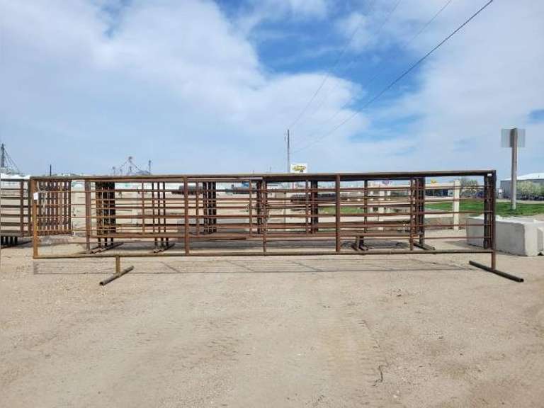 24' Heavy Duty Livestock Panel with 12' Gate - STYLE 2 - Armstrong ...