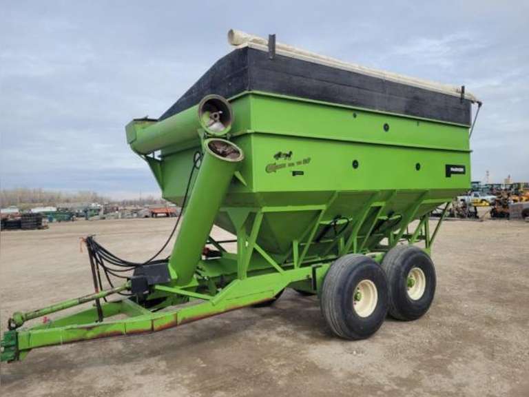 Parker 6000 - 500 bushel grain cart - Armstrong Western LLC