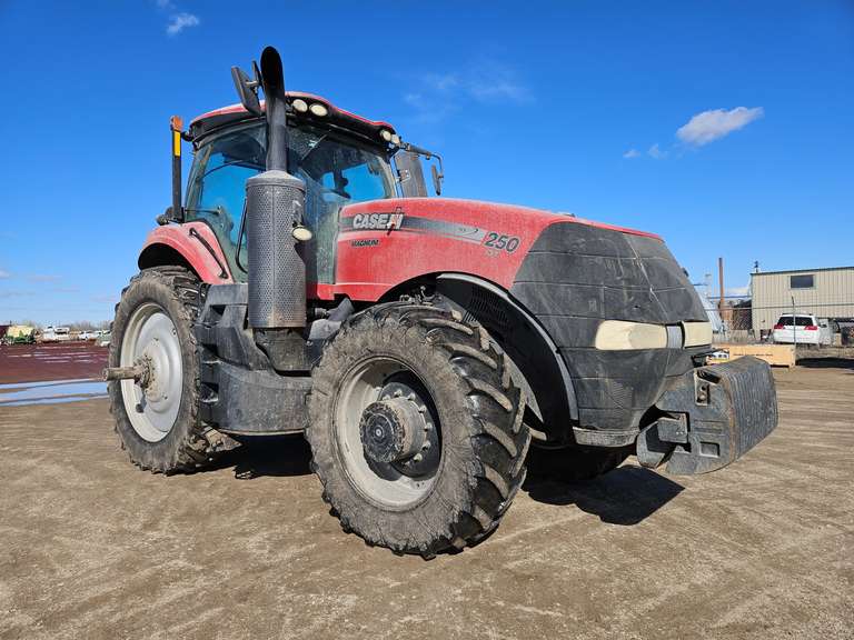 Case IH Magnum 250 250HP MFWD Tractor - Armstrong Western LLC