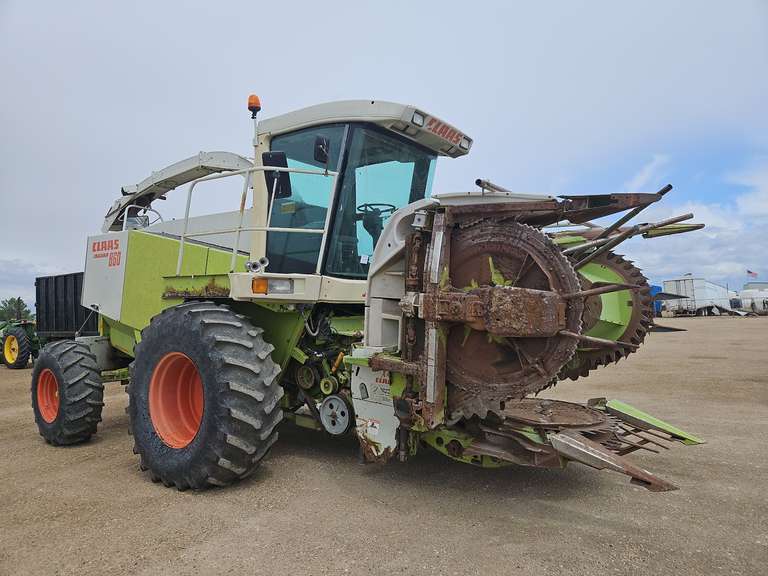 Claas Jaguar 860 Self -Propelled Forage Harvester - Armstrong Western LLC