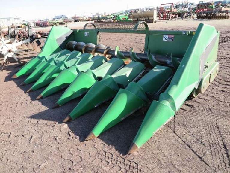 John Deere 8 Row 22" Corn Header - Armstrong Western LLC