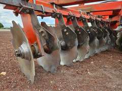 HutchMaster 14’ Tandem Disc - Armstrong Western LLC