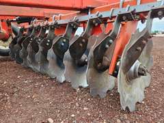 HutchMaster 14’ Tandem Disc - Armstrong Western LLC