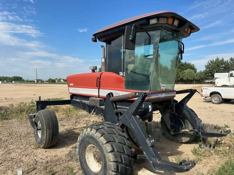 BAD ENGINE - 2007 MacDon 9250 Windrower - Armstrong Western LLC