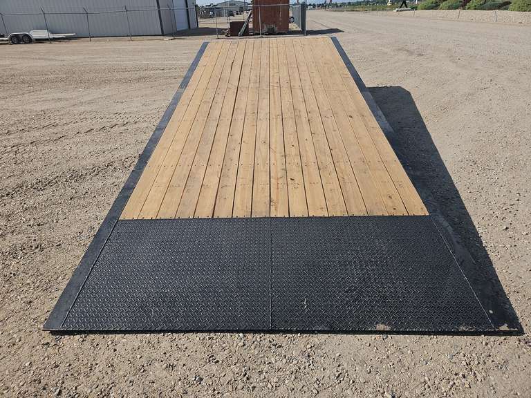 Industrias America 32,000 Lb. Equipment Loading Ramp - Armstrong ...