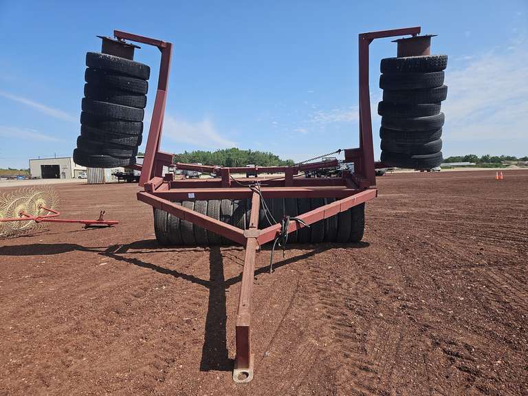 28' Hydraulic Fold Tire Roller - Armstrong Western LLC