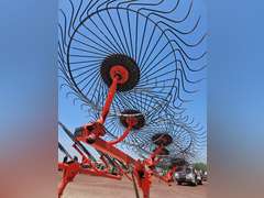 Kuhn SR112 12-Wheel Hay Rake - Armstrong Western LLC