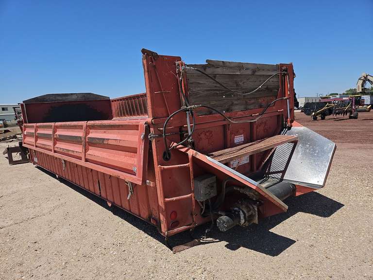 Spudnik 20’ Self-Unloading Bed - Armstrong Western LLC
