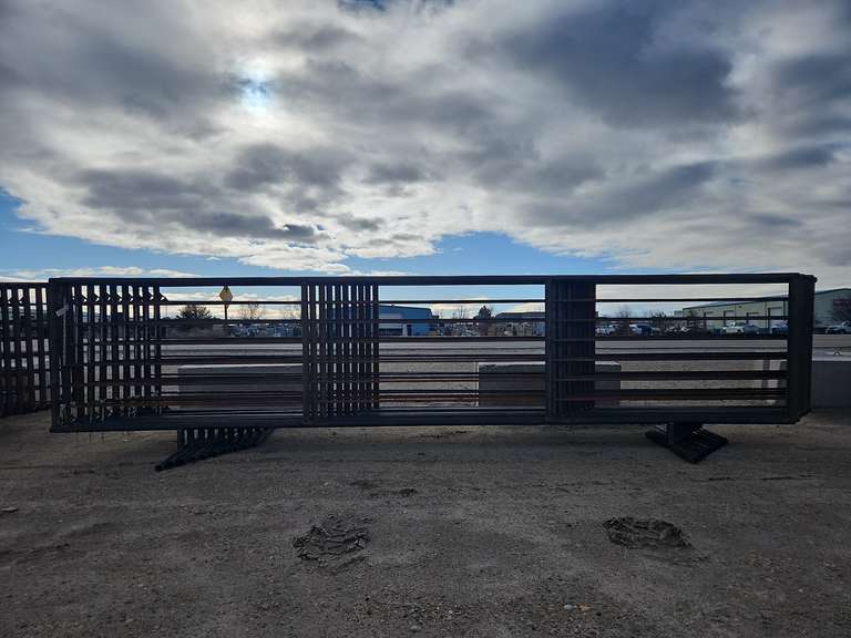 (10) 24’ Heavy Duty Livestock Panels- Style 1 - Armstrong Western LLC