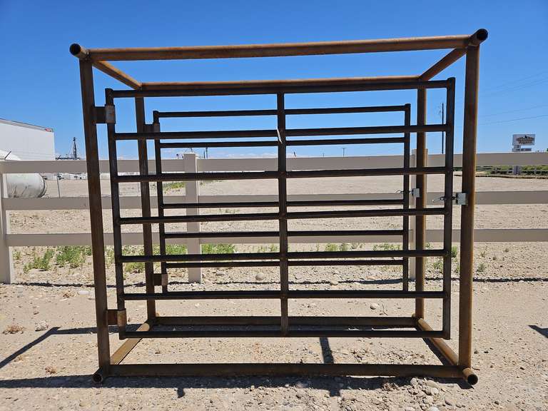 7'6" Alleyway w/ Double Cut Gates - Armstrong Western LLC