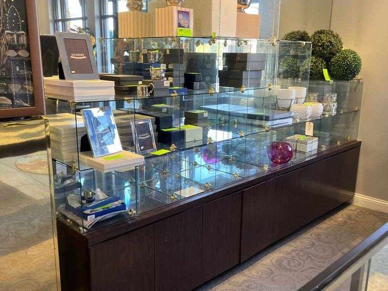 Large Section of Glass Cubicle Display Cases - Auctions ASAP
