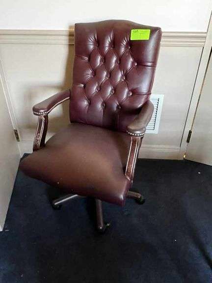 Burgundy Button and Tuck Executive Desk Chair - Auctions ASAP