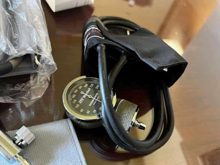 Assorted Blood Pressure Cuffs - Auctions ASAP