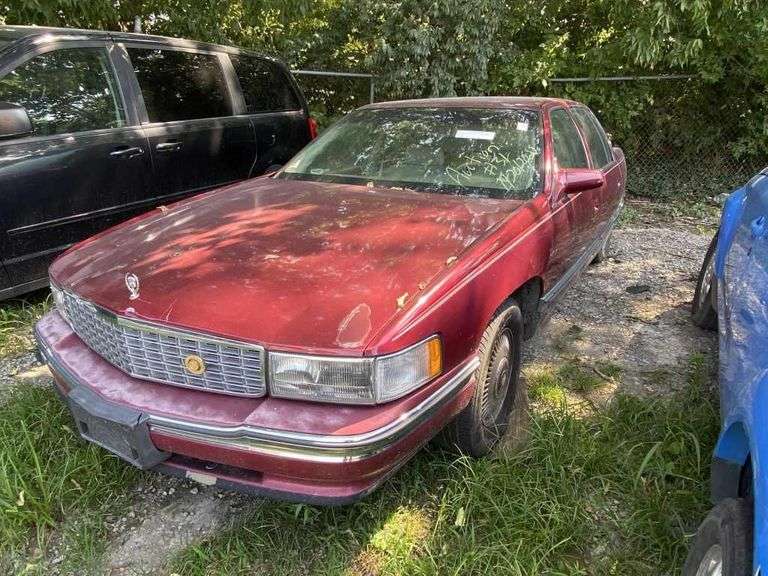 1995 Cadillac deVille Tow# 1285 - Auctions ASAP