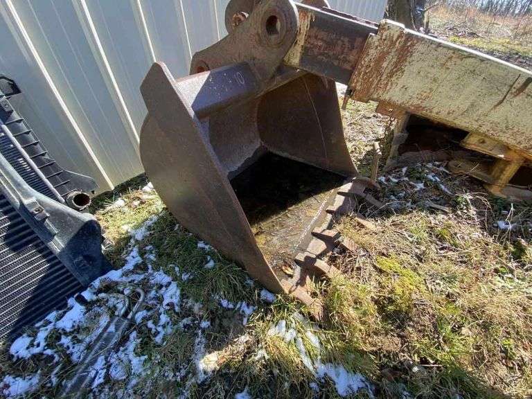 36" Backhoe Bucket - Auctions ASAP