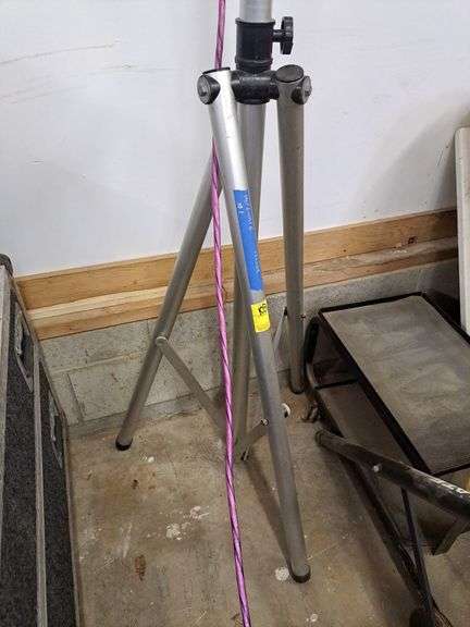 Ultimate support system tripod 32" silver - Auction Solutions, Inc ...