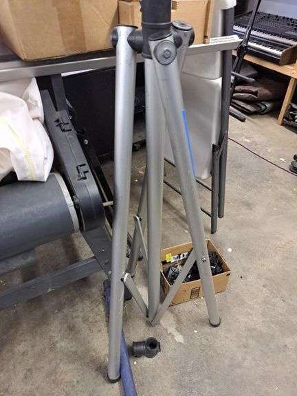 Ultimate support system tripod 32" silver - Auction Solutions, Inc ...