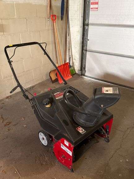 MTD 21" 4 Cycle Snowblower - Auction Solutions, Inc - Celebrating 25 Years