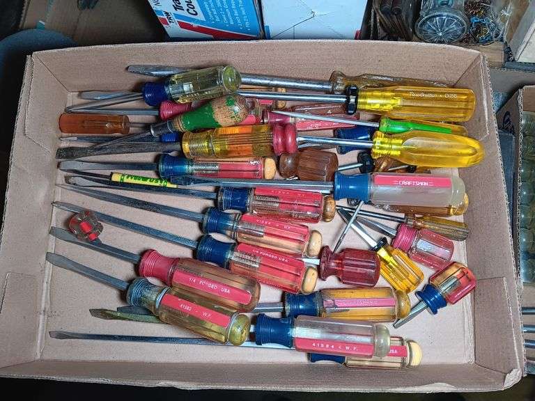 Assorted Screwdrivers - Auction Solutions, Inc - Celebrating 25 Years