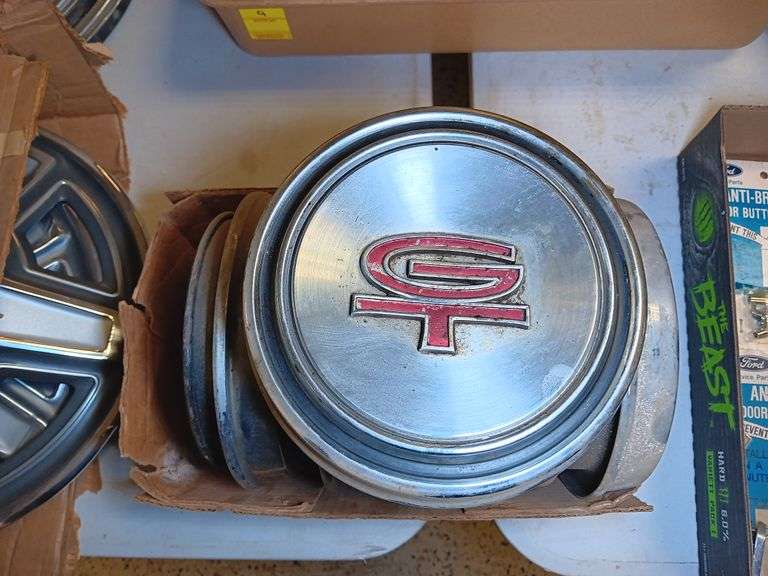 (6) 1968-1969 Ford Mustang/Torino/Fairlane/Ranchero GT Hubcaps ...