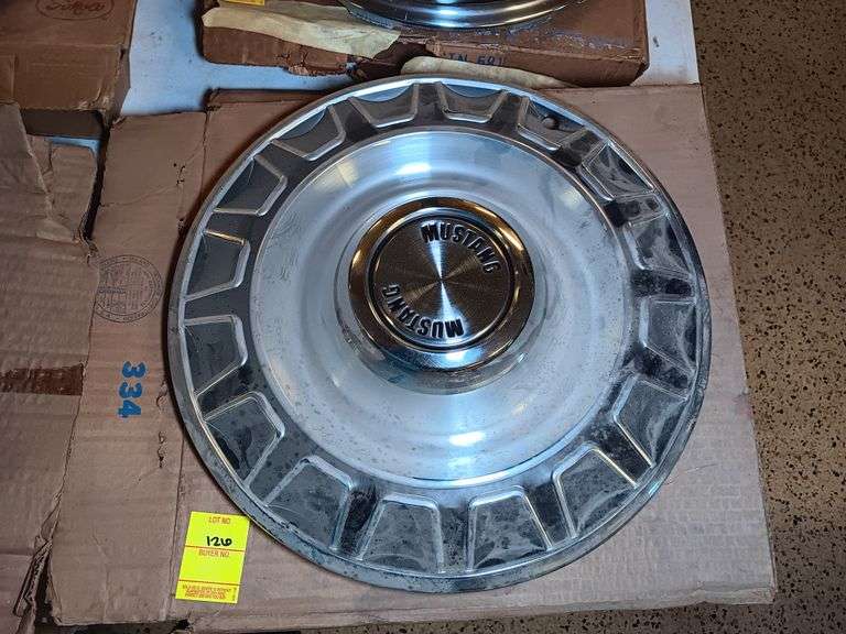 1970 14" Ford Mustang Hubcap - Auction Solutions, Inc - Celebrating 25 ...