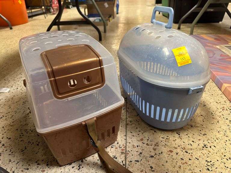 (2) Plastic Critter/Bird Carriers - Auction Solutions, Inc ...