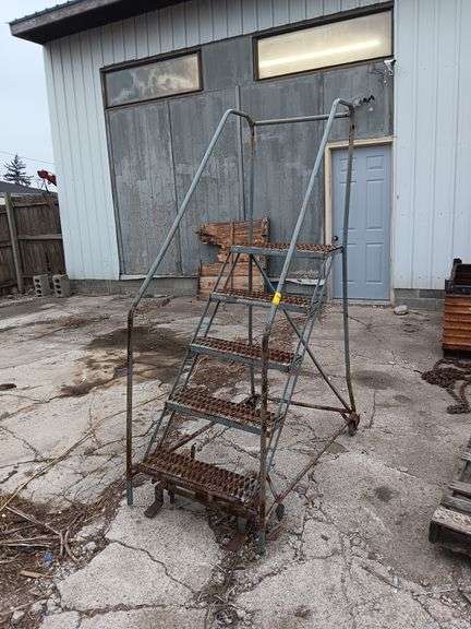 Five Step Rolling Stairs - Auction Solutions, Inc - Celebrating 25 Years