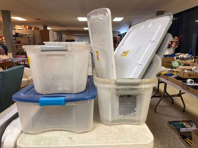 Assorted Sizes of Totes and Various Lids - Auction Solutions, Inc ...