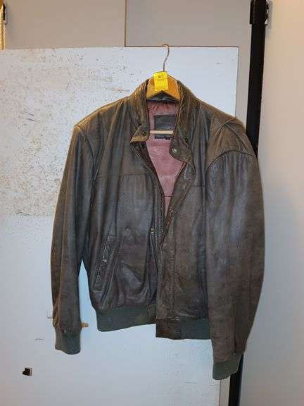 J Riggins Jacket Medium - Auction Solutions, Inc - Celebrating 25 Years