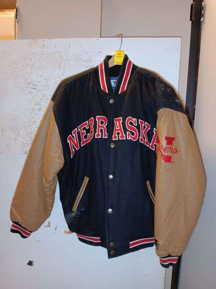 Nebraska Huskers Starter Jacket Medium - Auction Solutions, Inc ...