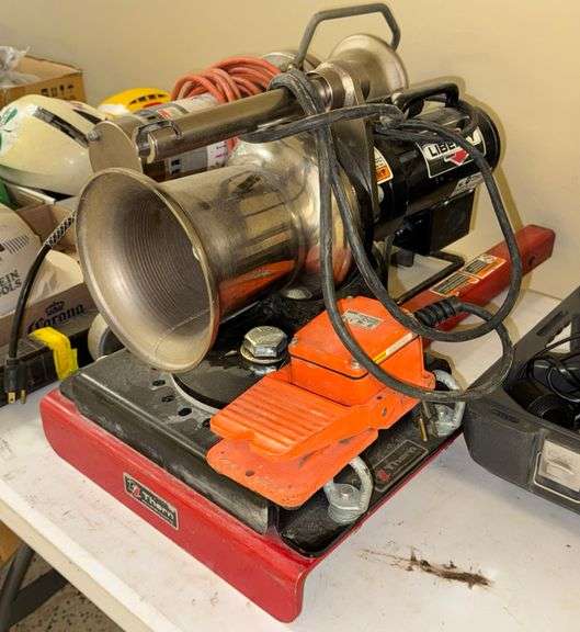 Thern Portable Capstan Winch w/ Foot Switch (Model 4038NBZ001-6-66 ...