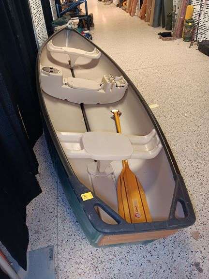 Rogue River 15SS 4 Person Capacity Canoe - Auction Solutions, Inc ...