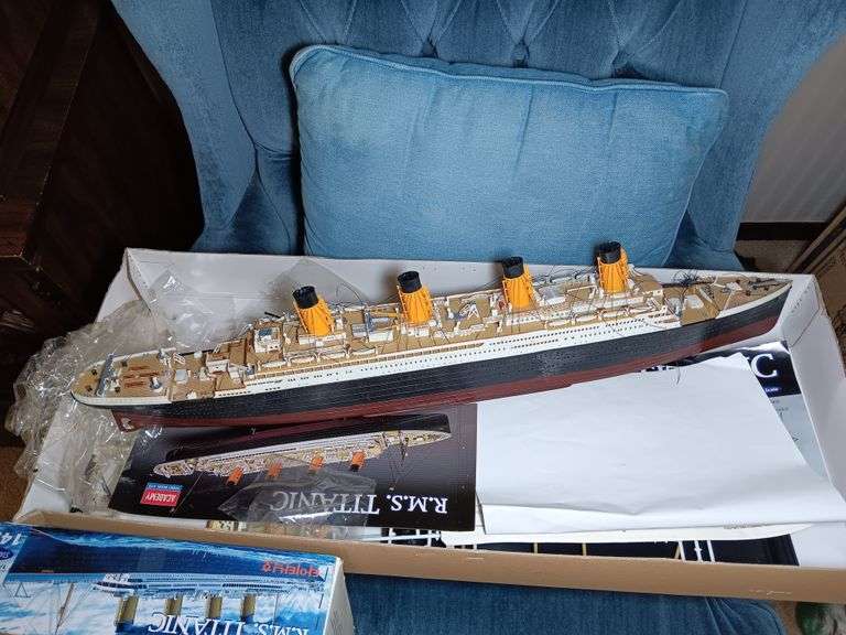 Academy Hobby Model Kit Titanic 1/400th Scale - Auction Solutions, Inc ...