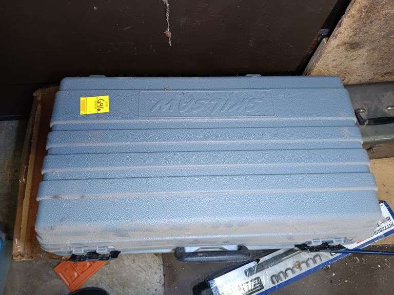 Skilsaw Mag 77 Worm Drive Saw with Case - Auction Solutions, Inc ...