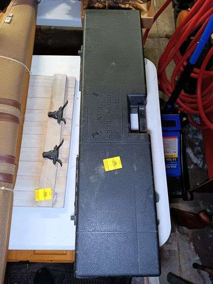 Arrow Plus Box with Arrows - Auction Solutions, Inc - Celebrating 25 Years