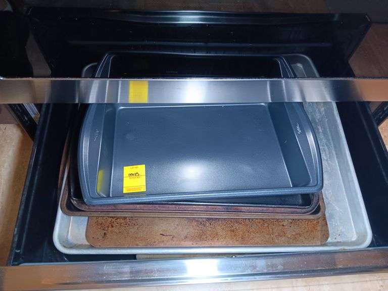 Baking Pans and Cookie Sheets - Auction Solutions, Inc - Celebrating 25 ...