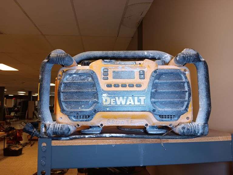 DeWalt DC012 Work Site Charger / Radio - Auction Solutions, Inc - Celebrating 25 Years