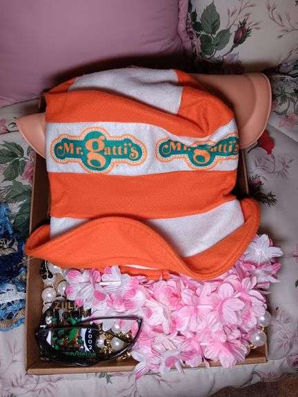 Costume Accessories - Auction Solutions, Inc - Celebrating 25 Years