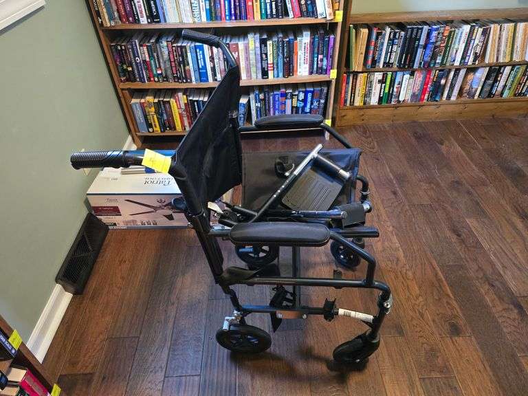 Excel Freedom 2 Wheelchair - Auction Solutions, Inc - Celebrating 25 Years
