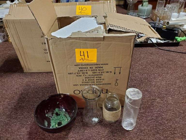 Box of (11) Clear Vases, (1) Red Bowl, (1) Aisle Marker, And (1) Mason ...
